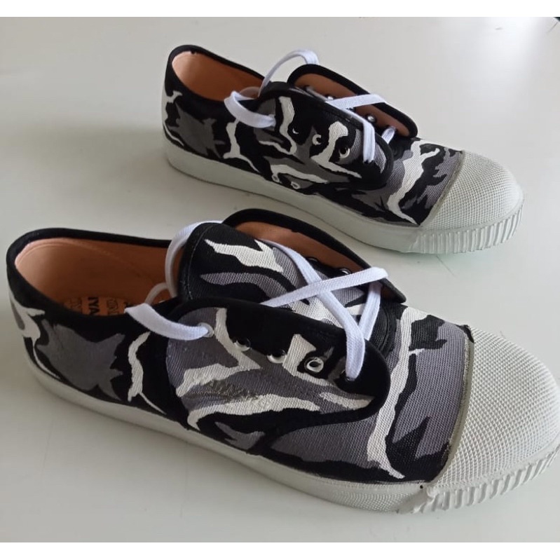 Kasut Nanyang Celoreng CAMO Stylo Fancy Sepak Takraw STL Custom Shoes ...