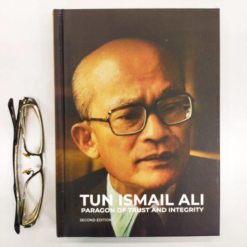 TUN ISMAIL ALI : PARAGON OF TRUST AND UNITY | Shopee Malaysia