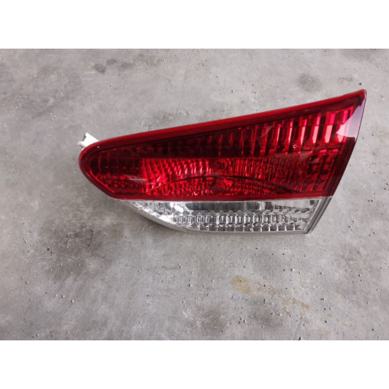 Toyota Wish ZGE20 Tail lamp tail light RSH right bonnet lamp boot lamp ...