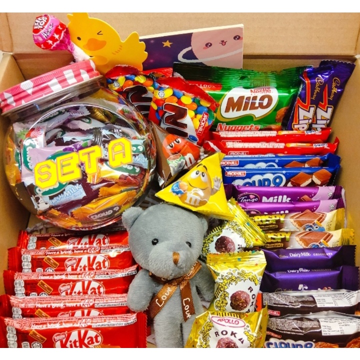 SURPRISE GIFT BOX CHOCOLATE BOX/SNACK BOX/SAMYANG RAMEN BOX BIRTHDAY ...