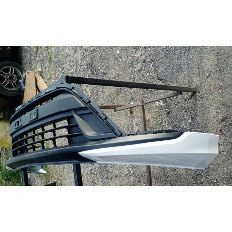 PERSONA FARCIAL FRONT BUMPER LOWER & PERSONA FARCIAL FRONT BUMPER UPPER ...