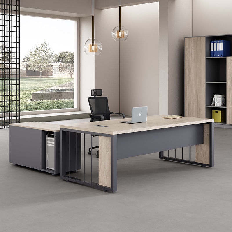 The boss s desk contracted and contemporary boss table of large single ...