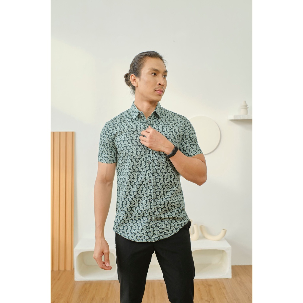I Am Famous Slim Fit Shirt | Shopee Malaysia