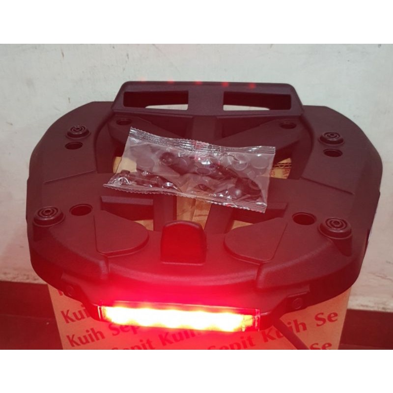 GIVI Tapak Box Base Plate LED Box Papan Givi WITH BRAKE LIGHT M7M WITH ...