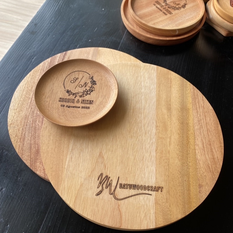 KAYU Custom Engraved Round Wooden Cutting Board 30cm Round Mahogany ...