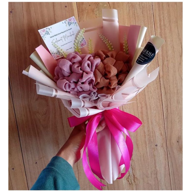 Bucket 2 hijab/bucket bela square/bella square/Birthday Gift ...