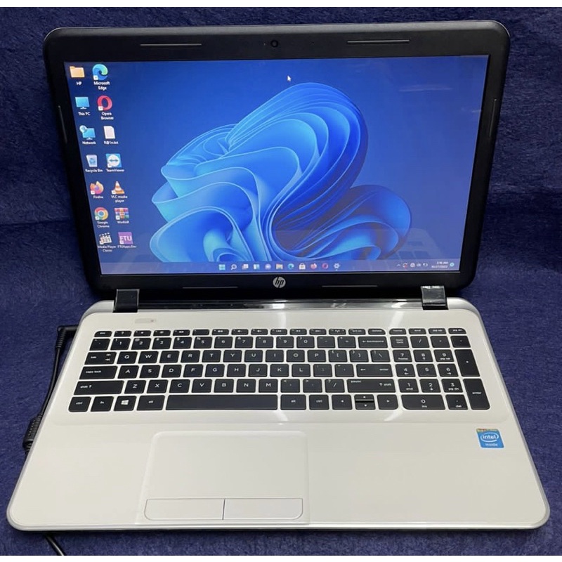 Hp slim laptop like new with win 11 Pro microsoft office Antivirus big ...