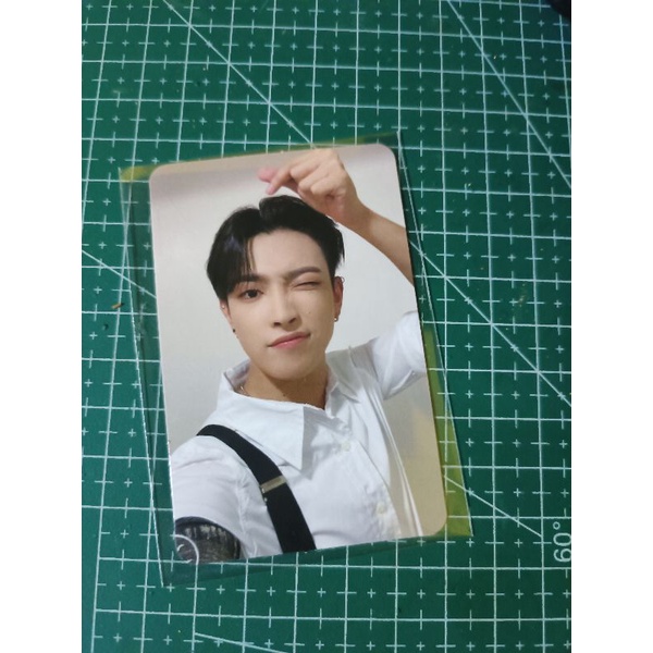PC PHOTOCARD HONGJOONG ATEEZ BENE WONDERWALL WW MOVEMENT | Shopee Malaysia