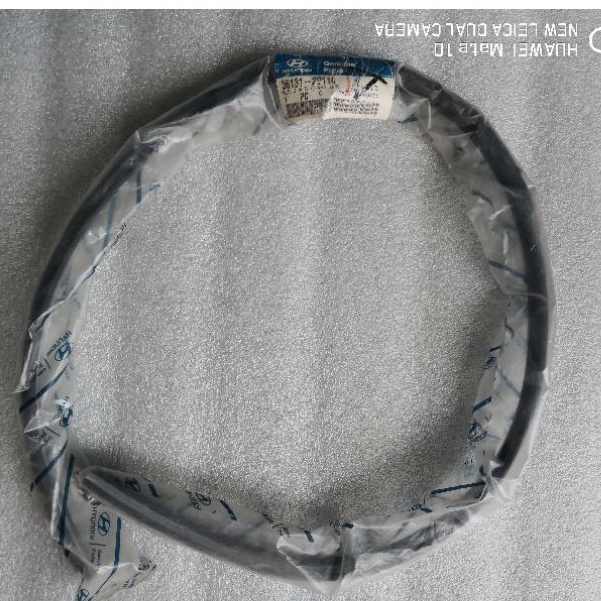 HYUNDAI COUPE 2001 FRONT WINDSHIELD GLASS MOULDING 86131-29000 ORIGINAL ...