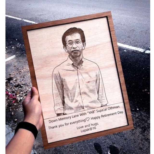 Wooden photo custom made laser engrave ukiran laser with border ...
