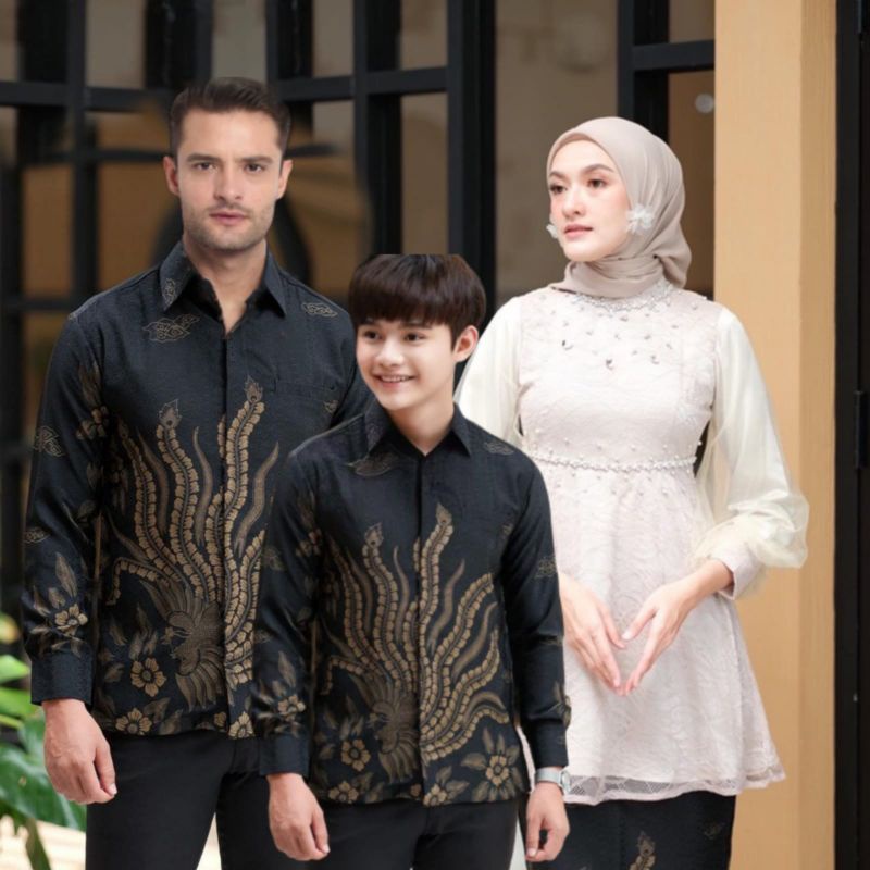 Batik couple kebaya Modern batik couple family batik couple kebaya ...