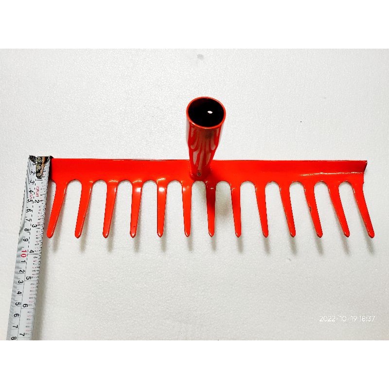 RED GRAVEL RAKE GARDEN RAKE , CAKAR BESI , CAKAR TANAH 14 TEETH ...