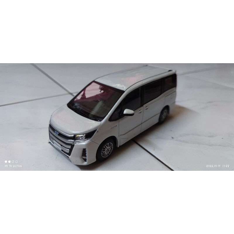 original japan brand car model diecast toyota noah mpv suv 1/30 ...