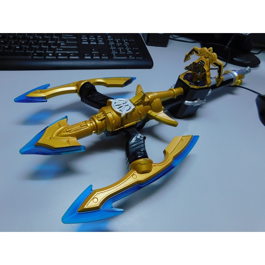 Kaizoku Sentai - Gokaiger _ DX Gokai Spears & DX Gold Anchor Ranger Key ...