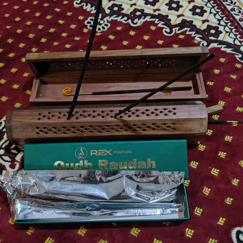 BUKHOOR PREMIUM OUDH GAHARU CAMBODI STICK WANGIAN BAU 100 BAGUS ...