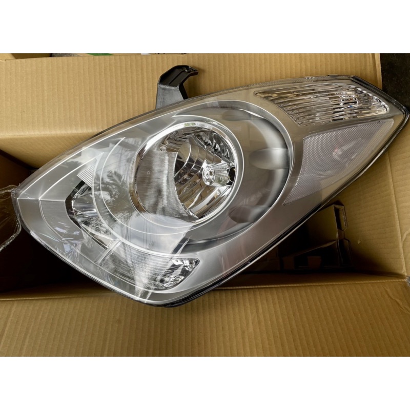 Hyundai Grand Starex 2008-2015 Headlight | Shopee Malaysia