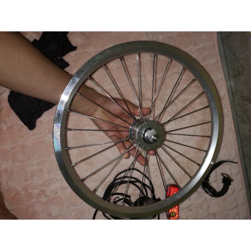 Brompton DYNAMO POWERED FRONT WHEEL WITH LIGHTS TAKEN FROM NEW BROMPTON ...