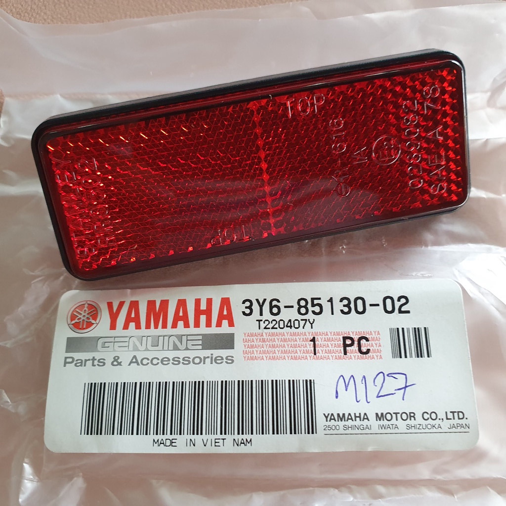 3y 3Y68513002 Reflector Red Square TZR TZM FJR1300 FZ1 R6 FZ09 ZR120 ...