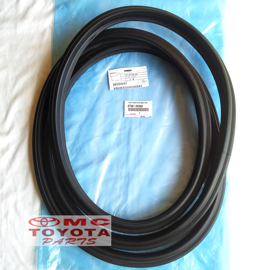 New Fortuner VRZ Rear Trunk Door Body Rubber 67881-0K080 | Shopee Malaysia