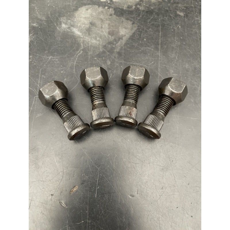 ISUZU NHR THRE BOLT/HUP BOLT/TYPE SCREW WITH NUT(1SCREW+1NUT PRICE ...