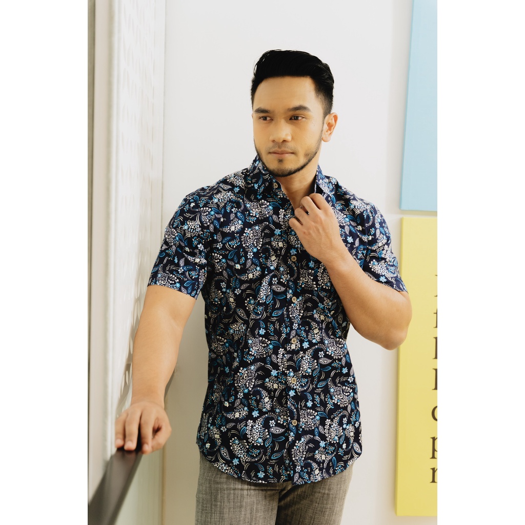 I Am Famous Slim Fit Shirt | Shopee Malaysia