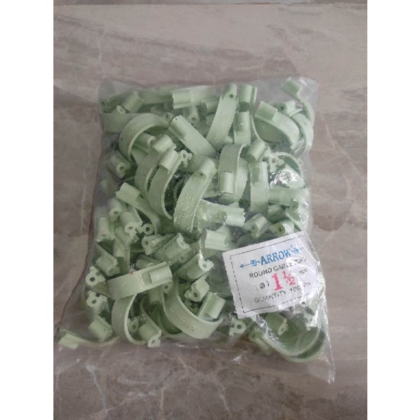 HIJAU 1 1/2 Arrow Green PVC Pipe Clamps (without nails) | Shopee Malaysia