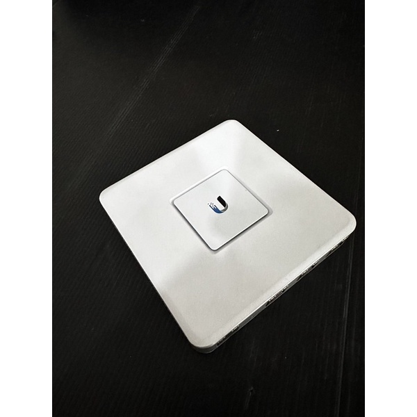 Ubiquiti Enterprise Gateway Router with Gigabit Ethernet (USG) | Shopee ...