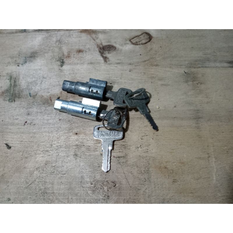 Yamaha yt115 rx100 dt100 rx125 twin Handlebar Lock | Shopee Malaysia