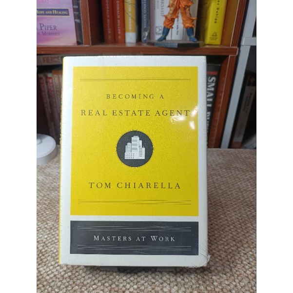 BECOMING A REAL ESTATE AGENT by TOM CHIARELLA (HARDCOVER) | Shopee Malaysia