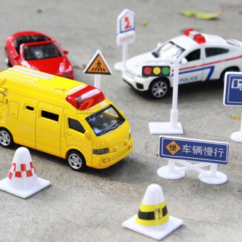 28-Piece Children's DIY Model Scene Toy Signs Road Signs Roadblocks ...