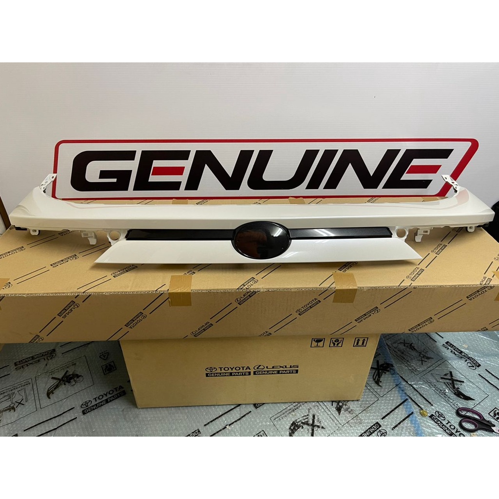 Toyota Original Rear Bonnet Garnish Harrier Zsu60/Zsu65/Asu65 | Shopee ...
