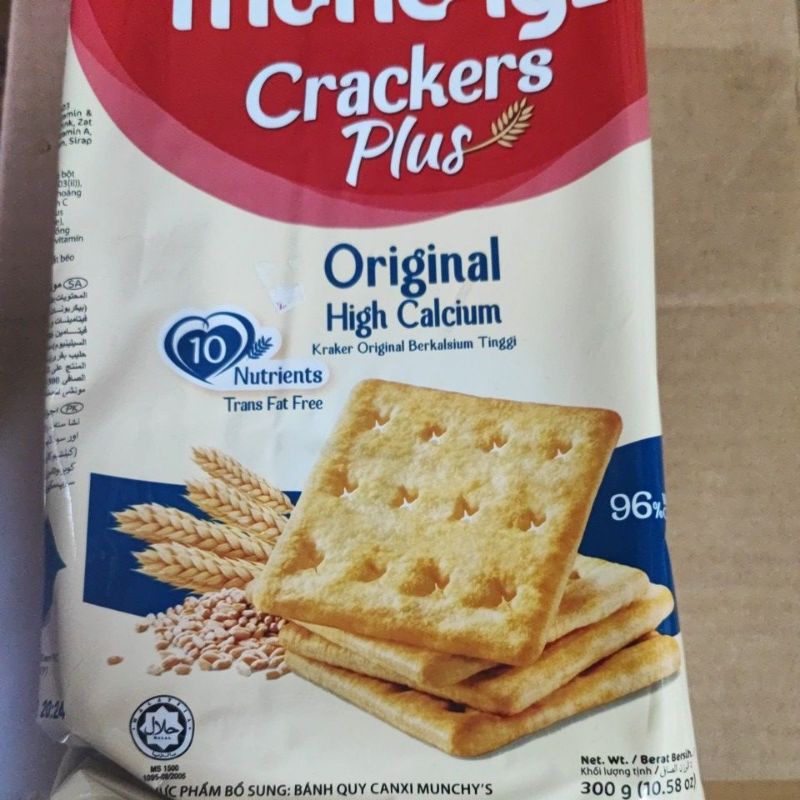 Munchy's Crackers Cream Cracker 300g / Wheat Cracker 276g / Choc ...