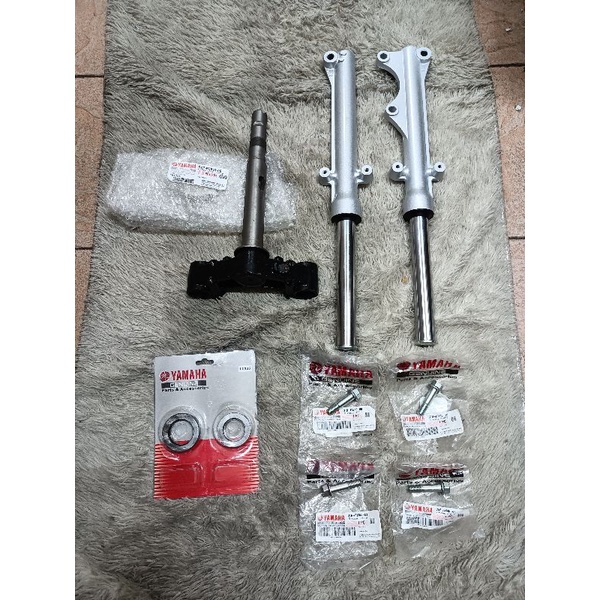 Yamaha LC 135 LC135 V1 Lc4s LCV1 UNDER BRACKET FORK T nut screw steering STEM FRONT FORK SET ...