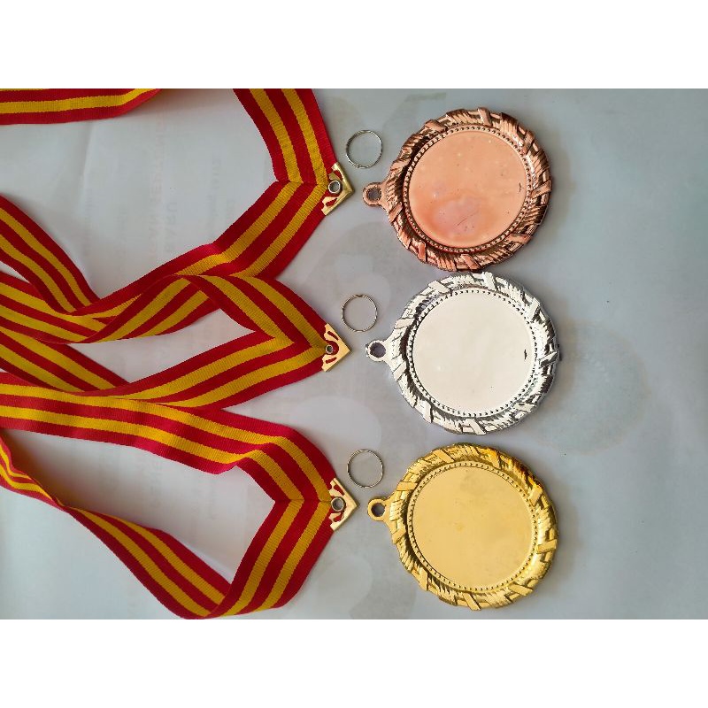 Plastic Medal+Necklace+Sticker | Shopee Malaysia