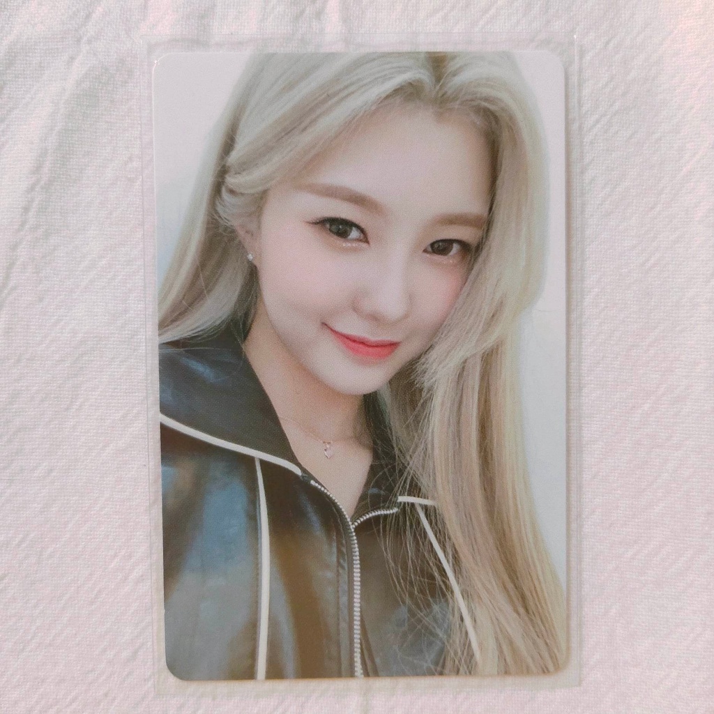 Kep1er Official MD The Star Dazzling Girls In London Lightstick Chaehyun Bahiyyih Dayeon ...