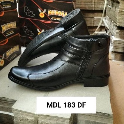 Men's Leather boots Medal boots formal Work Shoes | Shopee Malaysia