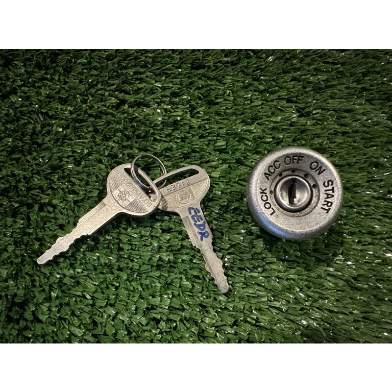 Ignition switch & key, toyota corona mark ll RT61. New genuine parts ...