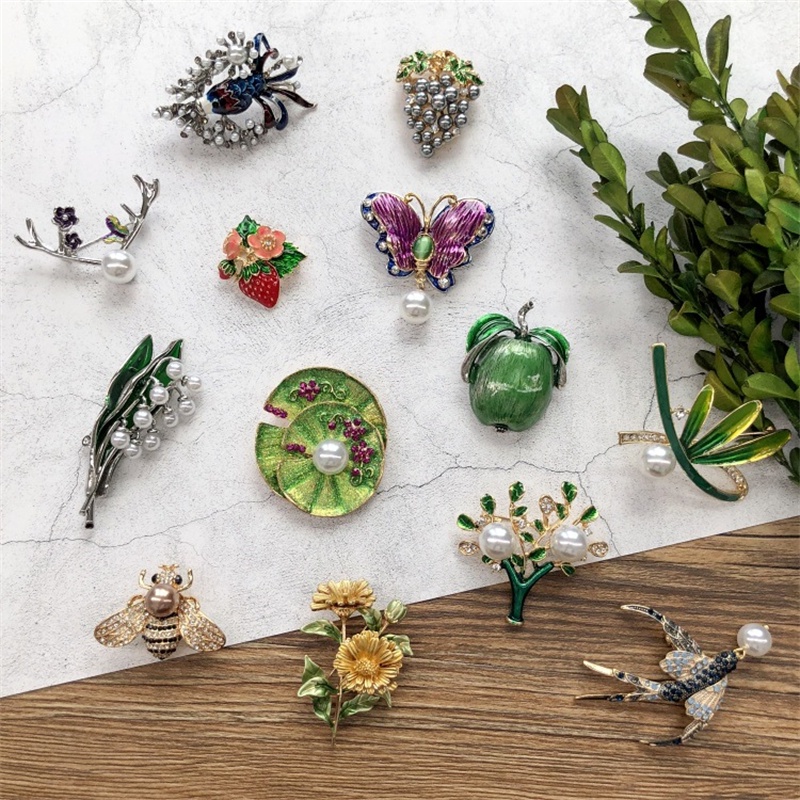 Vintage Fairy Tale Versatile Brooch Insect Bee Pearl Brooches ...