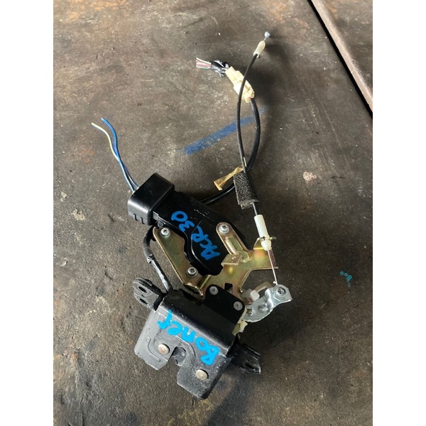 🔥USED JAPAN🔥 TOYOTA ESTIMA ACR30 REAR BONNET LOCK | Shopee Malaysia