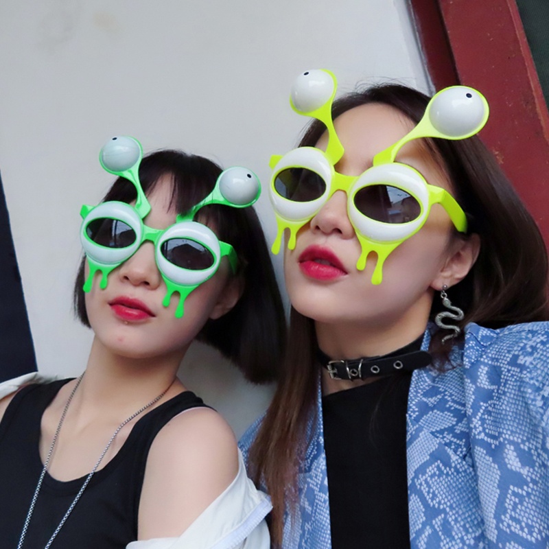 Green department ET aliens make weird fun party couple sunglasses ...