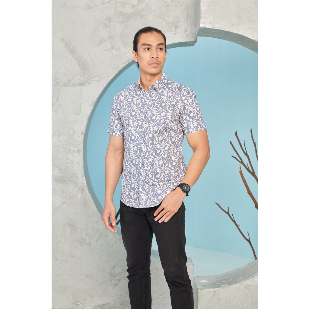 I Am Famous Slim Fit Shirt | Shopee Malaysia