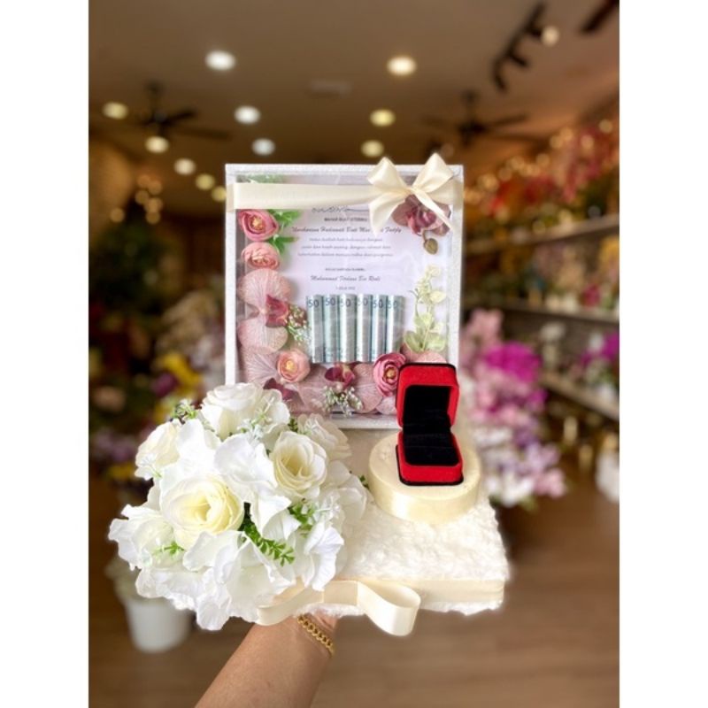 GUBAHAN FRAME MAS KAHWIN SIAP GUBAH | Shopee Malaysia