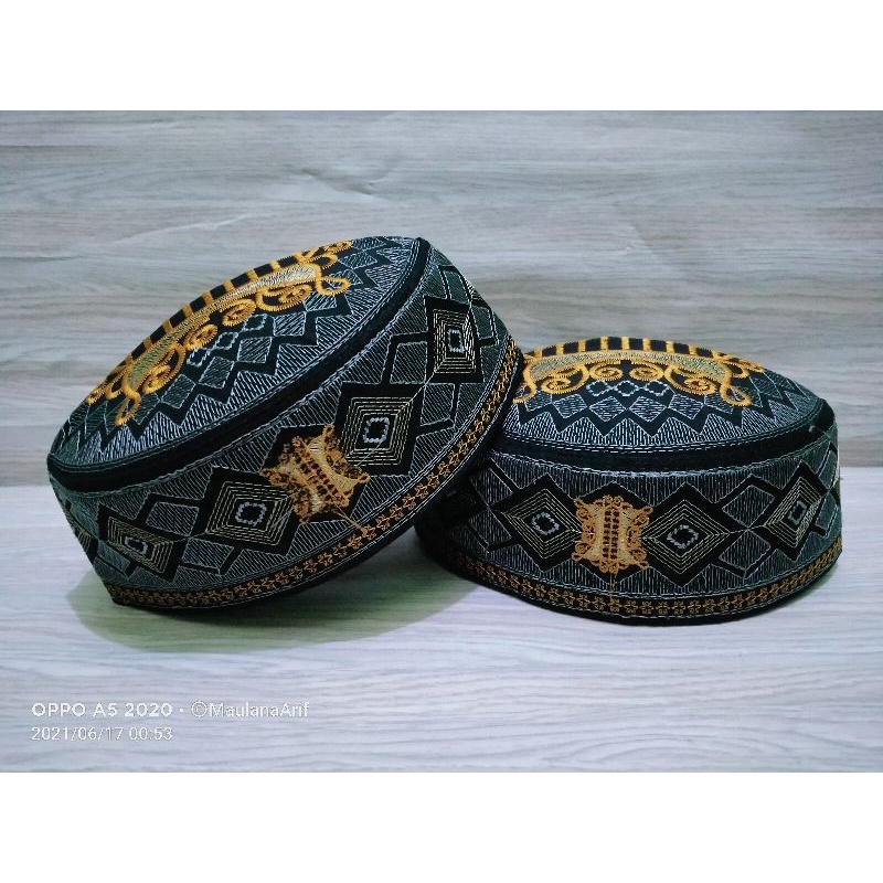 Peci koepeah malaysian terompah aceh door motif/peci malaysian santri ...