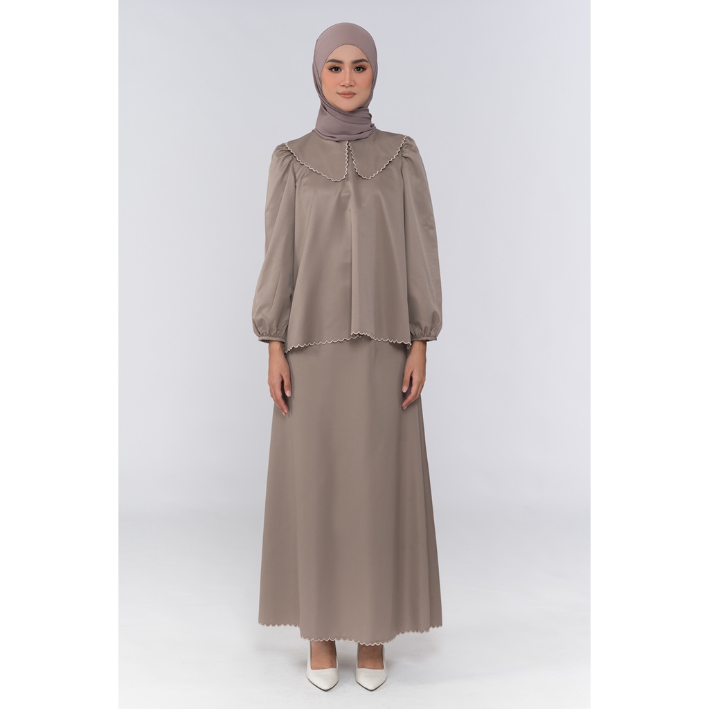 Heena Peter Pan Collar with Scallop Embroidery Hem Set in Tavern Taupe ...