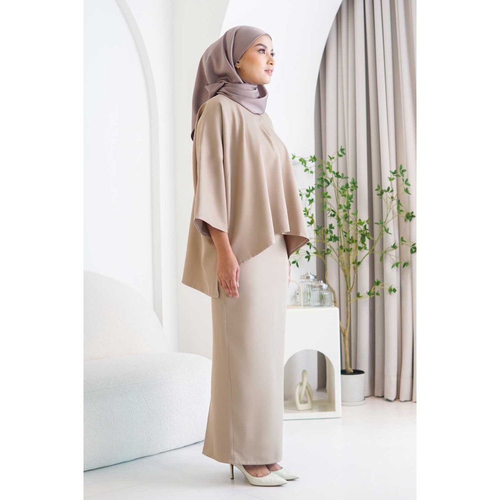 GAFFRONASIR Gaffronasir Raya 2023 Basic Kurung Seroja Khaki Choc ...