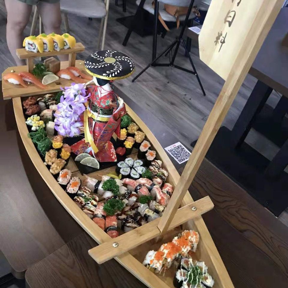 totJapanese Sushi Boat Sashimi Dry Ice Boat Japanese Cuisine Seafood ...