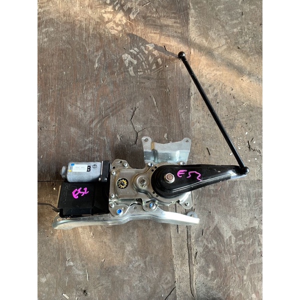 🔥Used Japan🔥Nissan Elgrand E52 Rear Power Boot Motor | Shopee Malaysia