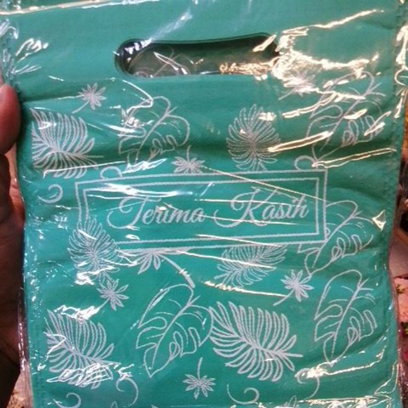 100PCS BEG KAIN GOODIES 20CMX25CM / Beg Goodies Kahwin / Non-woven bag ...