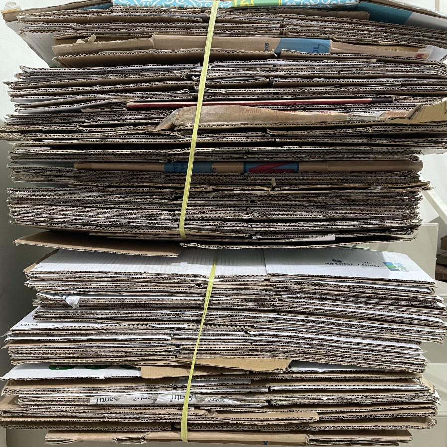 Kilos of cardboard / cardboard packing / Cardboard Packaging for Online ...