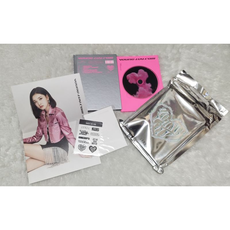 Stayc Album (BOOKED) | Shopee Malaysia